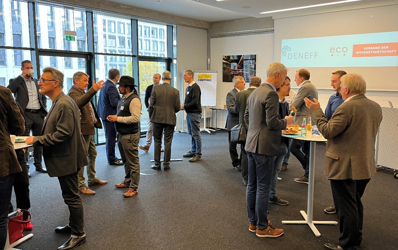 Kostbare Abwärme aus Rechenzentren nutzen: Roundtable von eco und ...